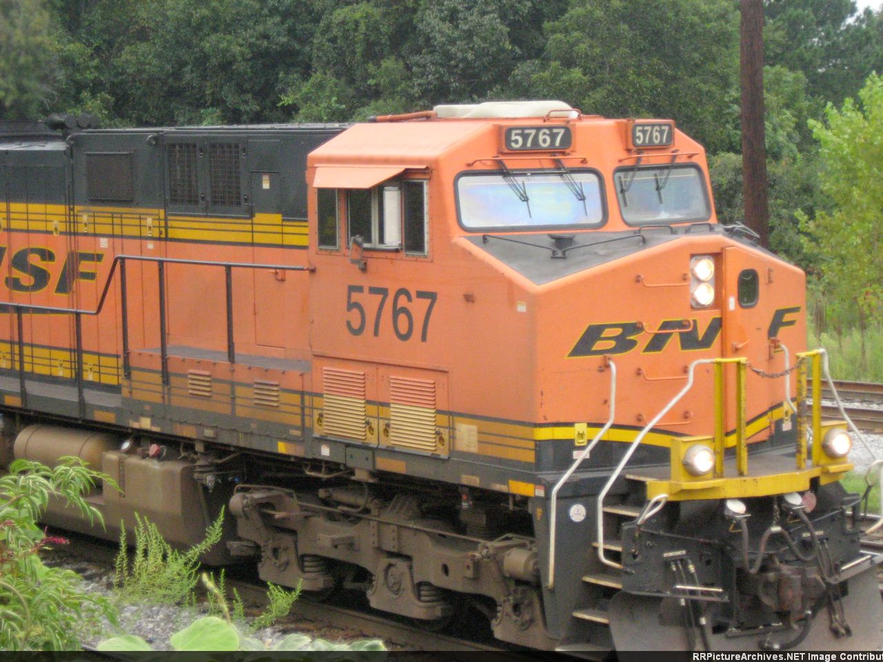 BNSF 5767